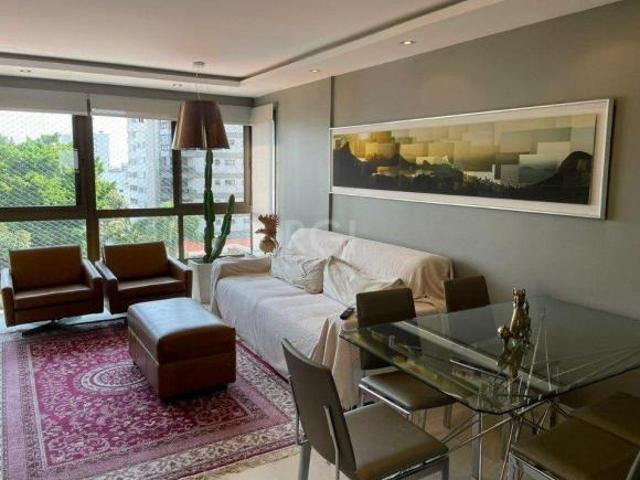 Apartamento com três 3 dormitórios, uma 1 suíte, duas 2 vagas de garagem, depósito, próximo