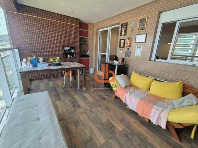 Apartamento com três quartos, na Pompéia Santos/SP