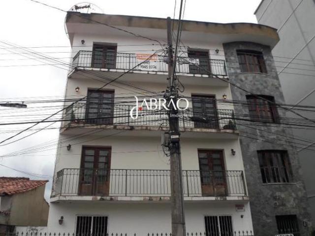 Apartamento com três quartos e uma vaga na garagem no bairro Santa Tereza I