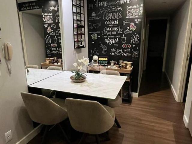 Apartamento com três quartos e vaga, com infra completa
