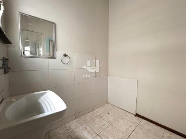 Apartamento com três quartos, suíte, uma vaga de garagem no Centro de Juiz de Fora