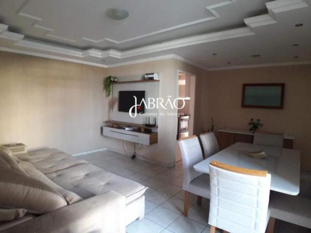 Apartamento com três quartos, sendo um suíte no Bairro Belvedere