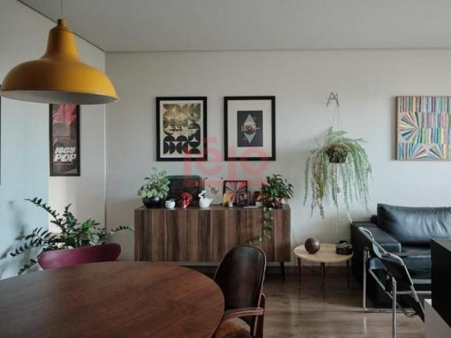 Apartamento com três quartos sendo 1 suíte