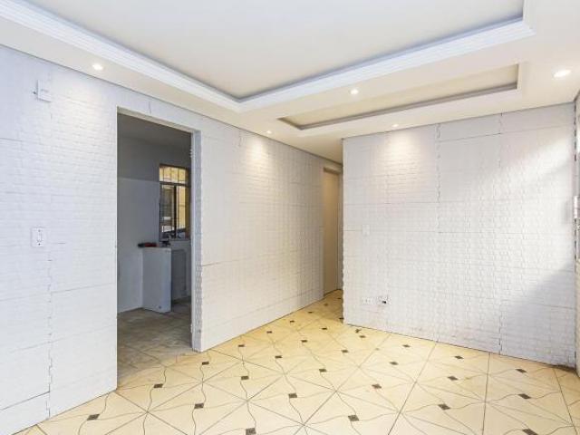 Apartamento com três quartos