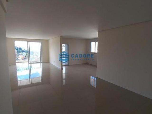 Apartamento com três suítes, Colina Sorriso