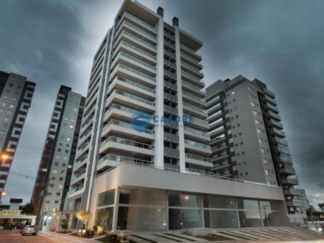 Apartamento com três suites, bairro Madureira