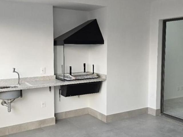 Apartamento com três suítes, duas vagas de garagem no Brooklin !