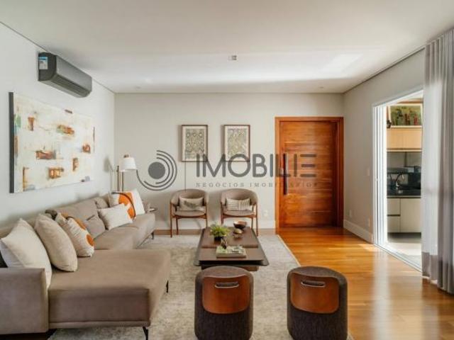 Apartamento com três suítes no Edifício Premiere na cidade de Indaiatuba