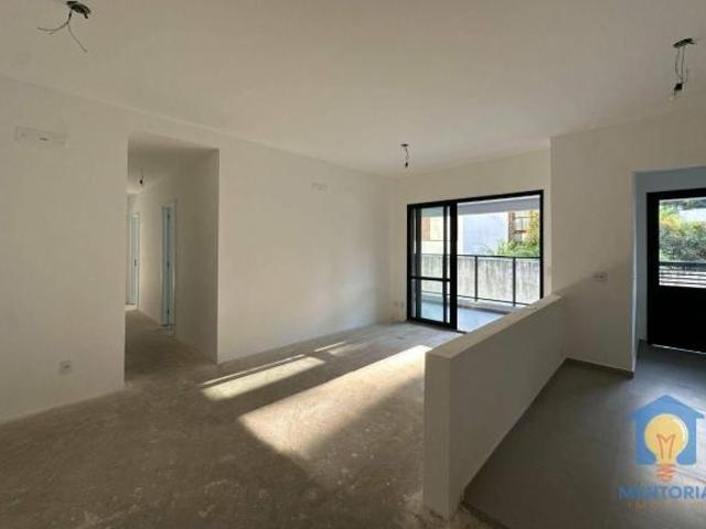 Apartamento com três suítes, na Granja Viana!