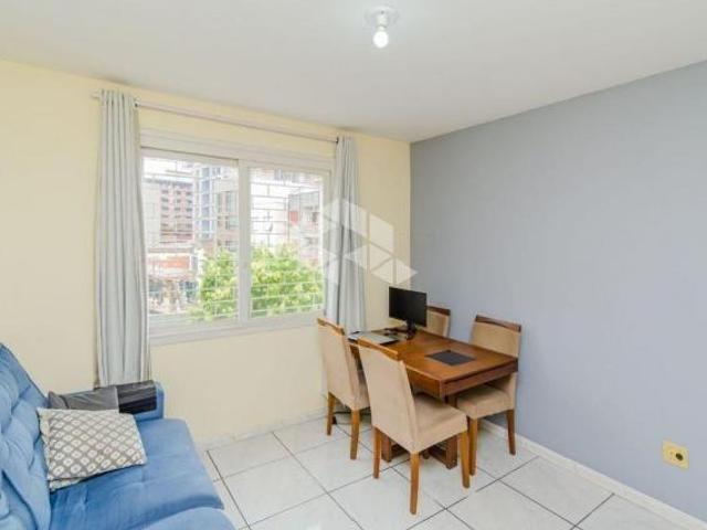 Apartamento com um dormitório, 44 metros elevador e Sol da manhã