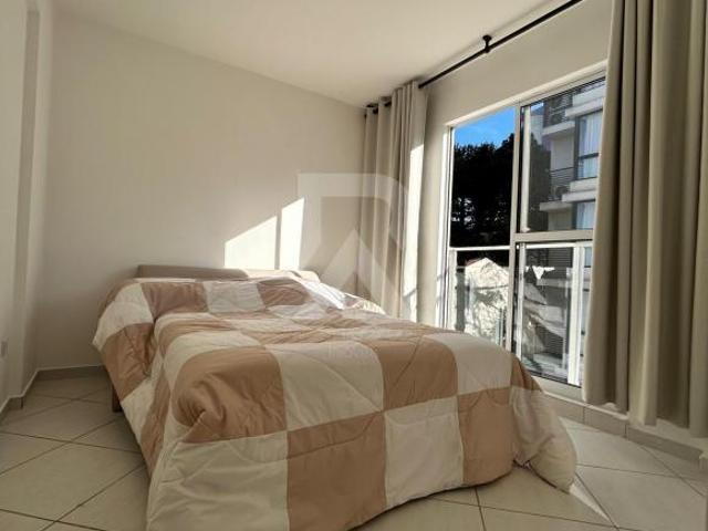 Apartamento com um dormitório e vaga de garagem no Portão!