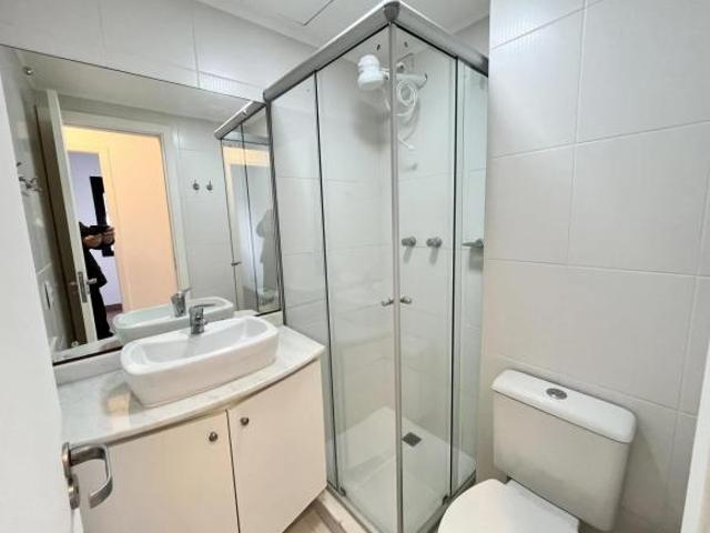 Apartamento de 2 quartos, suite e com uma vaga de garagem