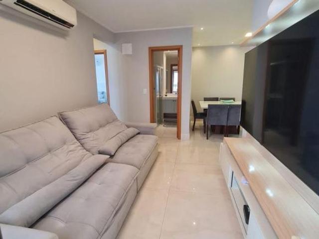 Apartamento com vaga demarcada à venda no Canto do Forte, em Praia Grande SP
