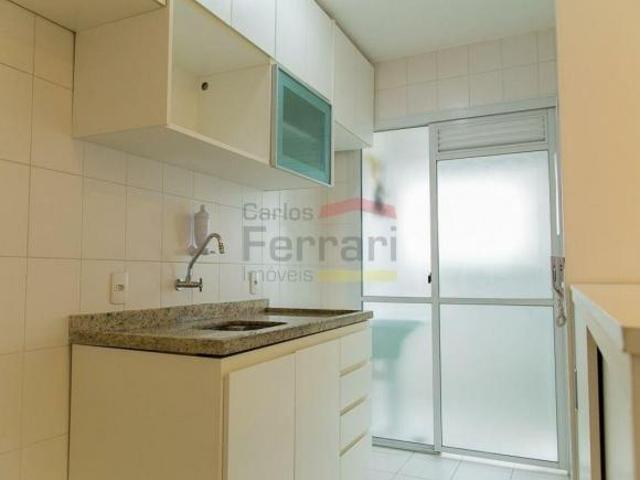 Apartamento com vaga e varanda com churrasqueira perto de metrô