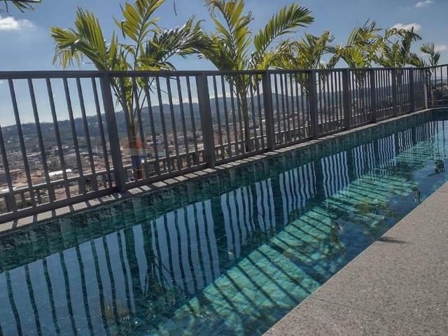 Apartamento com varanda, 2 quartos e vista para as montanhas