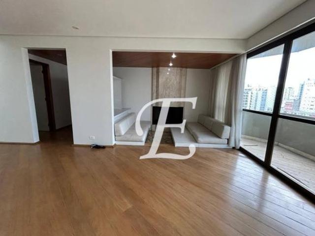Apartamento com, varanda,3 quartos à venda, 170 m² Moema próximo do metro, 2 vagas