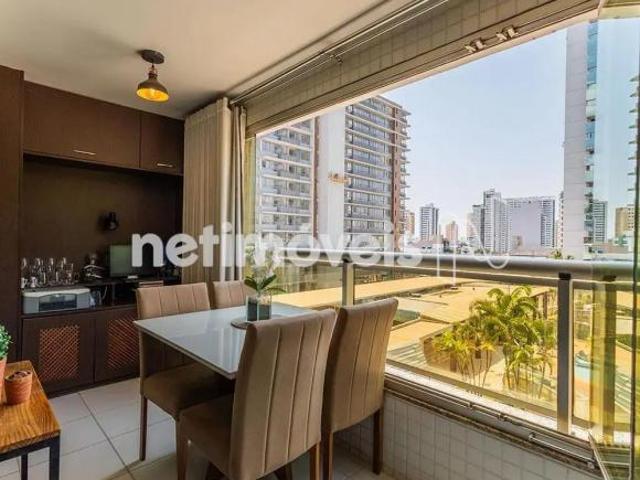Apartamento com varanda vaga de garagem