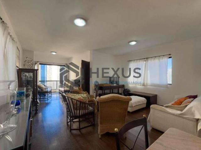 Apartamento com varanda, vista mar, 2 quadras da Praia das Pitangueiras, Guaruja