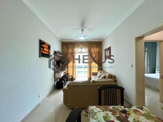 Apartamento com varanda vista mar a 1 quadra da praia nas Pitangueiras, Guarujá