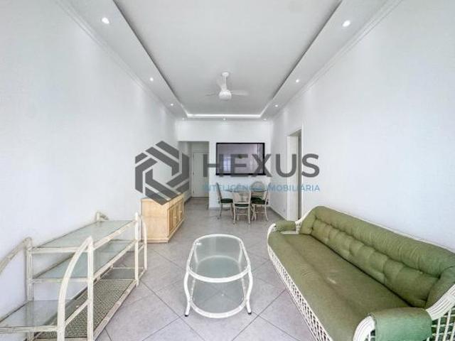 Apartamento com varanda vista mar a 1 quadra da praia nas Pitangueiras, Guarujá