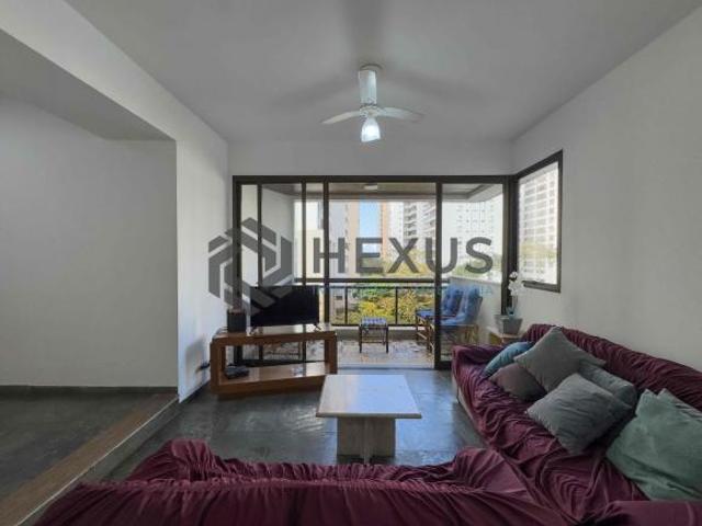 Apartamento com varanda vista mar a 2 quadras da praia na região da Barra Funda
