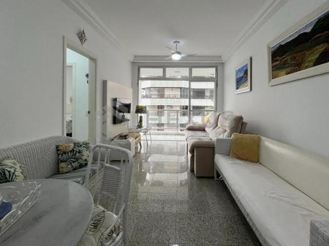 Apartamento com varanda vista mar e lazer a 1 quadra da praia nas Pitangueiras, Guarujá