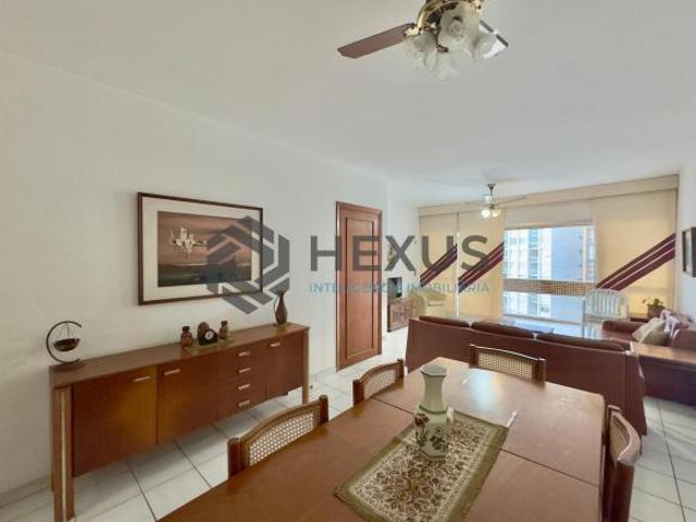 Apartamento com varanda vista mar e lazer na beira mar da Praia das Pitangueiras