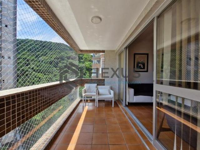Apartamento com varanda vista mar e lazer na beira mar da Praia das Pitangueiras
