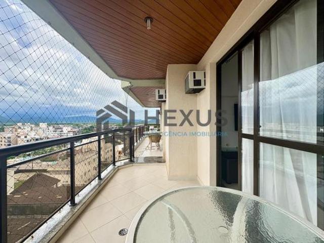 Apartamento com varanda vista mar e lazer na Praia da Enseada, Guarujá