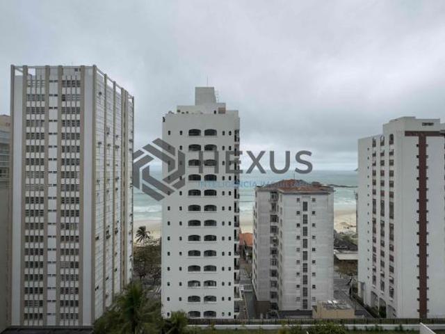 Apartamento com varanda, vista mar e lazer na quadra mar da Praia das Pitangueir
