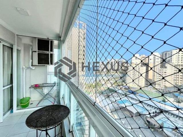 Apartamento com varanda, vista mar e lazer na quadra mar da Praia das Pitangueir