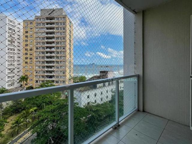 Apartamento com varanda vista mar na beira mar da Praia das Pitangueiras, Guarujá