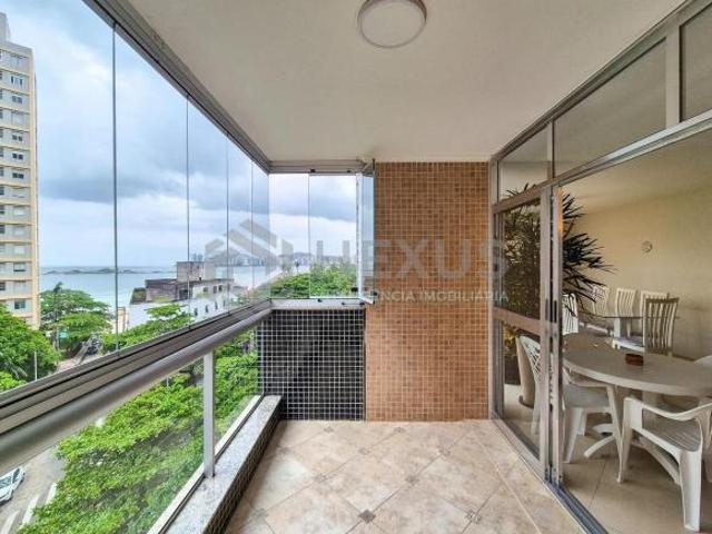 Apartamento com varanda vista mar na beira mar da Praia das Pitangueiras, Guaruja