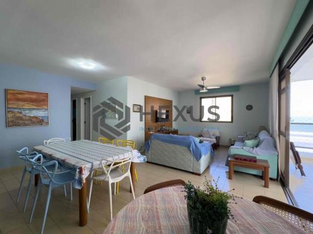 Apartamento com varanda, vista mar, quadra mar, lazer, Praia das Pitangueiras, G