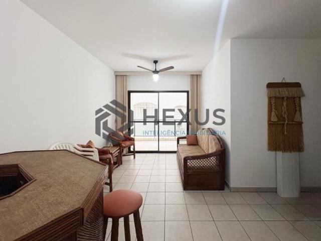 Apartamento com varanda a 100m da praia na Enseada, Guarujá