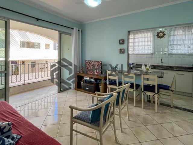 Apartamento com varanda a 2 quadras da praia na região da Barra Funda da Praia d