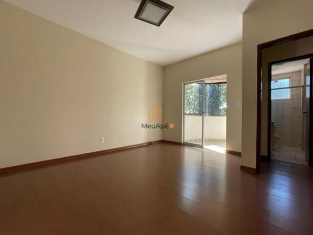 Apartamento com Varanda Ampla, Suíte e 2 Vagas