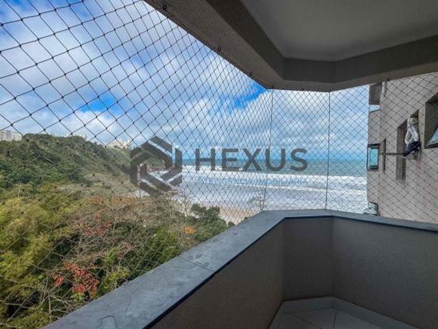 Apartamento com Varanda com vista mar e lazer na Praia do Tombo