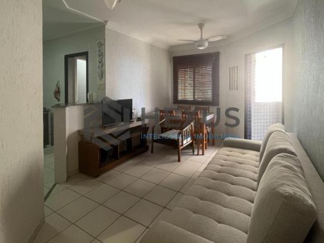 Apartamento com varanda e lazer na beira mar da Praia das Asturias, Guaruja
