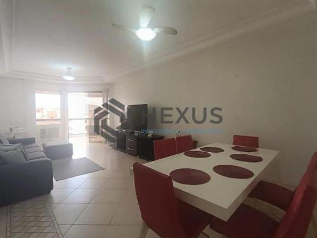 Apartamento com varanda e lazer na Enseada, Guarujá