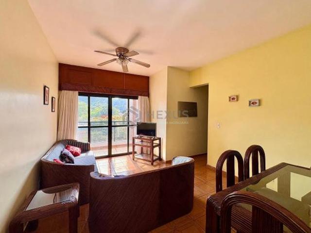 Apartamento com varanda e lazer na Enseada, Guarujá