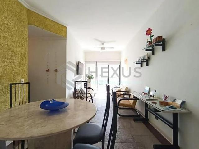 Apartamento com varanda e lazer na Enseada, Guarujá