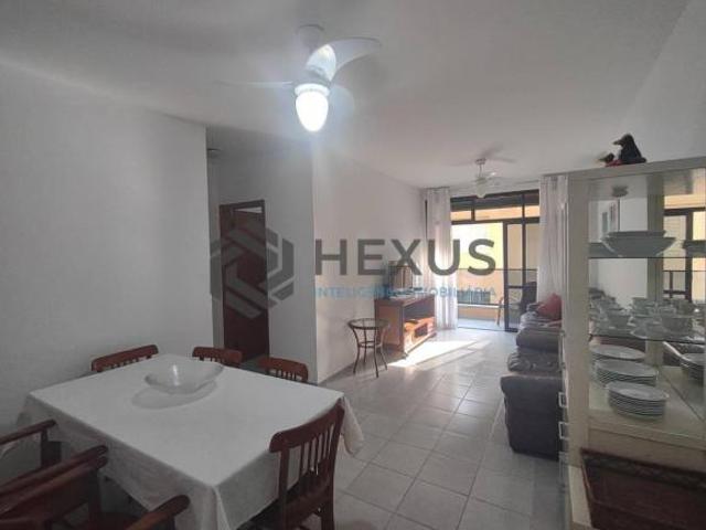 Apartamento com varanda e lazer na Praia da Enseada, Guaruja