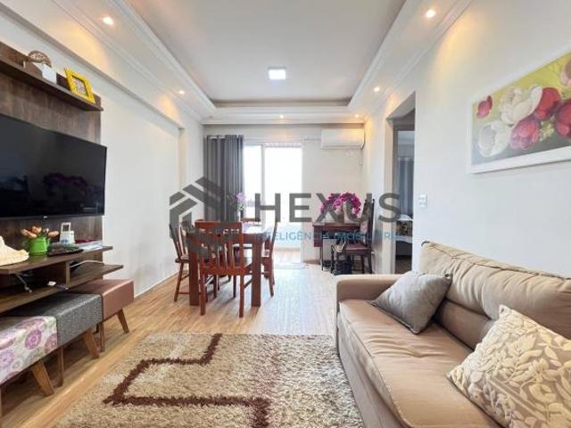 Apartamento com varanda e lazer na Praia da Enseada, Guaruja