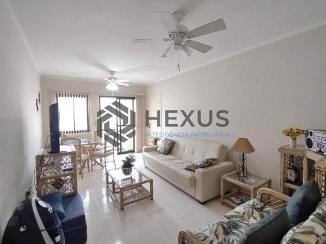 Apartamento com varanda e lazer na Praia da Enseada, Guaruja