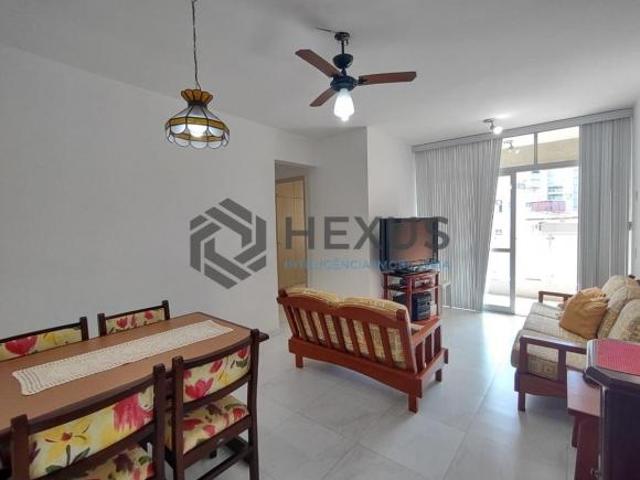 Apartamento com varanda e lazer na Praia da Enseada, Guaruja