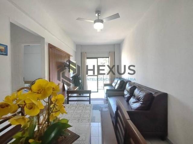 Apartamento com varanda e lazer na Praia da Enseada, Guarujá