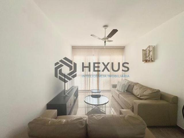 Apartamento com varanda e lazer na Praia da Enseada, Guaruja