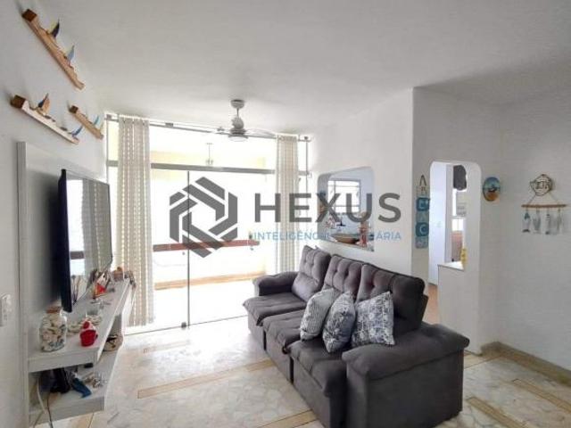 Apartamento com varanda e lazer na Praia da Enseada, Guaruja