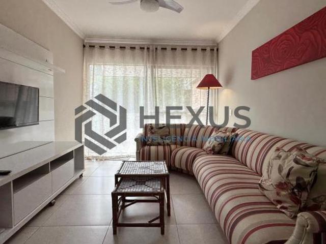 Apartamento com varanda e lazer na Praia da Enseada, Guaruja
